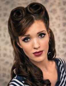 45 Vintage Victory Rolls From 1940's Any Woman Can Copy