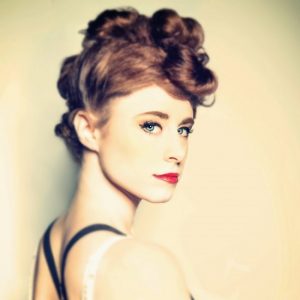 45 Vintage Victory Rolls From 1940's Any Woman Can Copy