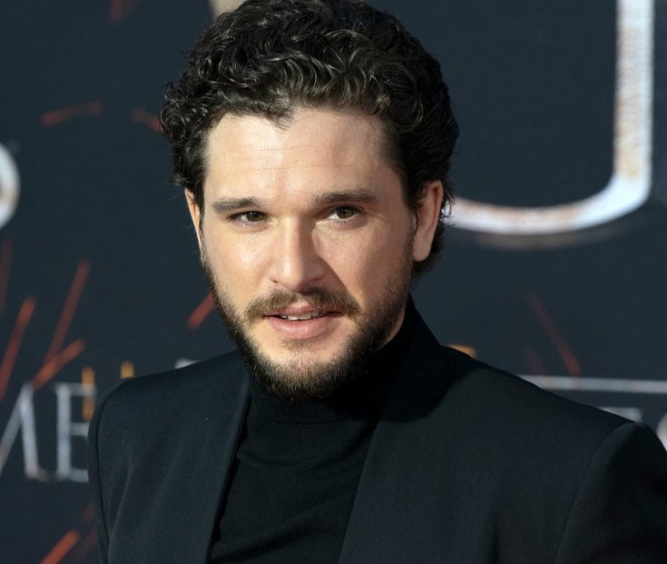 40 Celebrity Actors & Actresses With Curly Hair [April. 2026 ]