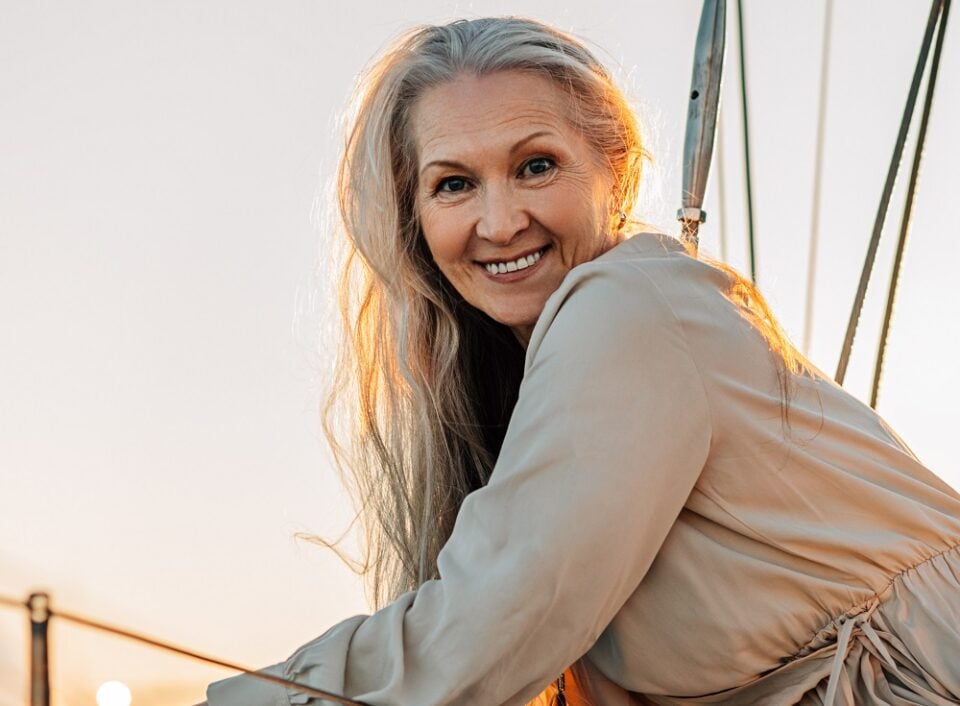 How To Wear Gray Hair Without Looking Old