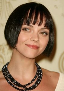 28 Suitable Bangs Styles for Women with Square Faces