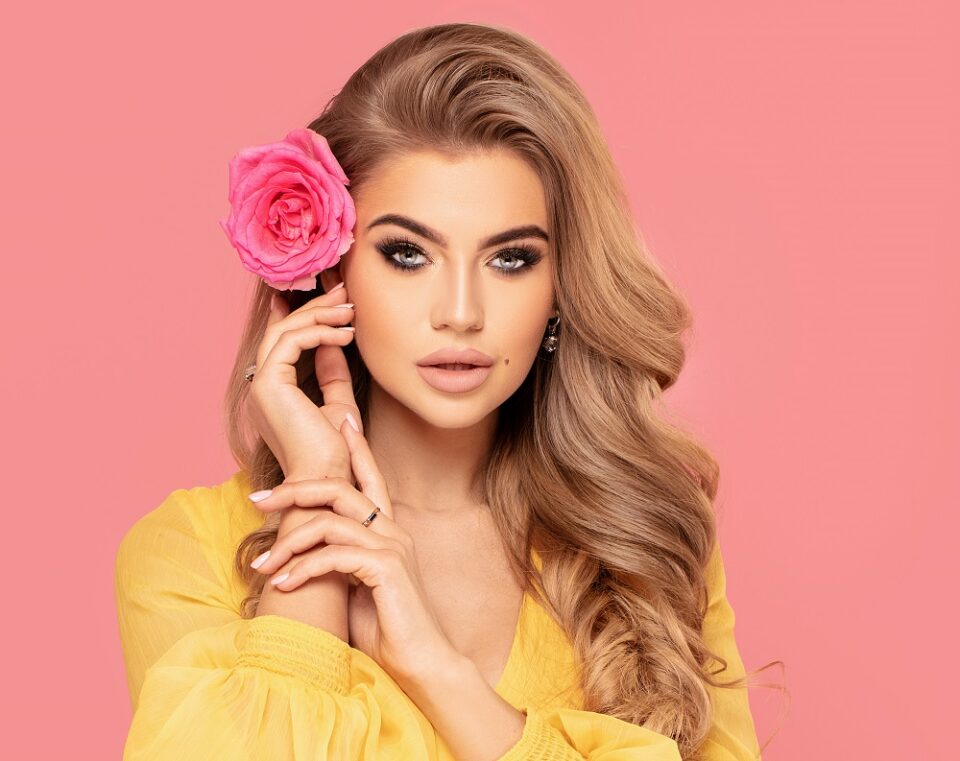 25 Most Flattering Hair Colors for Neutral Skin Tones in 2024