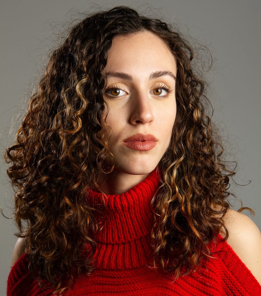 15 Softening Curly Hairstyles for Square Faces to Balance Features