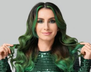 33 Money Piece Hair Highlights to Complement Every Hair Color