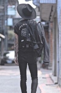 20 Timeless Grunge Styles for Men to Relive 90's Fashion