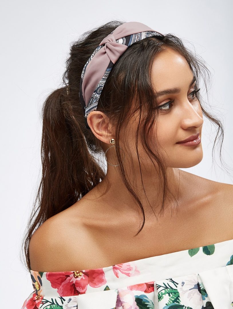 13 Ravishing Ponytails to Go with Round Faces – Hairstyle Camp