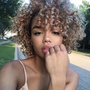 34 Curly Hairstyles for Mixed Girls to Try with Confidence