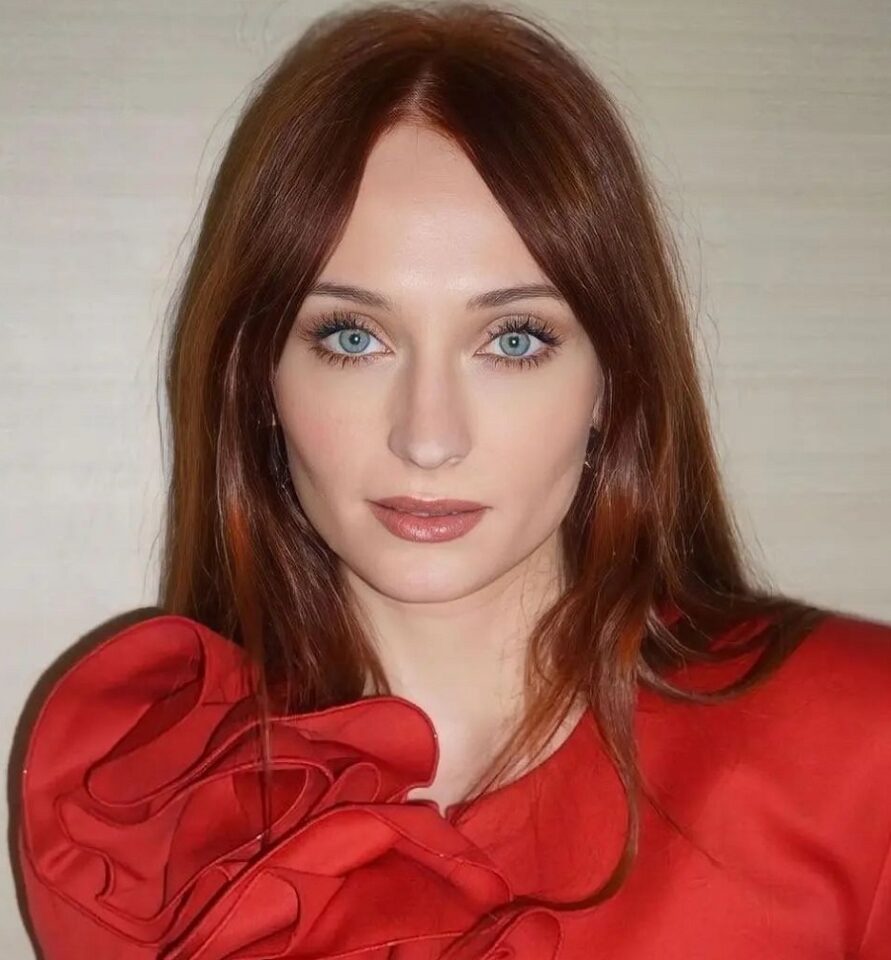 Top 9 Red-Headed Hollywood Actresses in Their 20s
