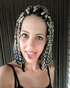 50 Lively Short Box Braid Styles for Any Woman