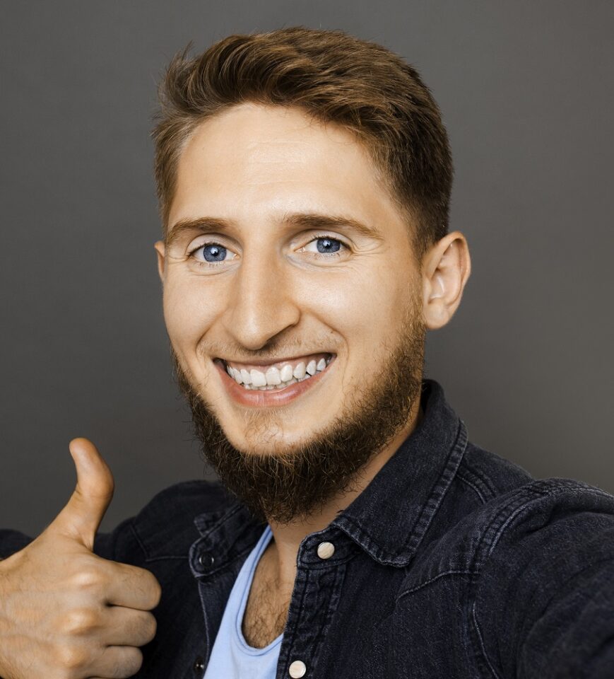 18 Flattering Hairstyles for Men with Big Noses