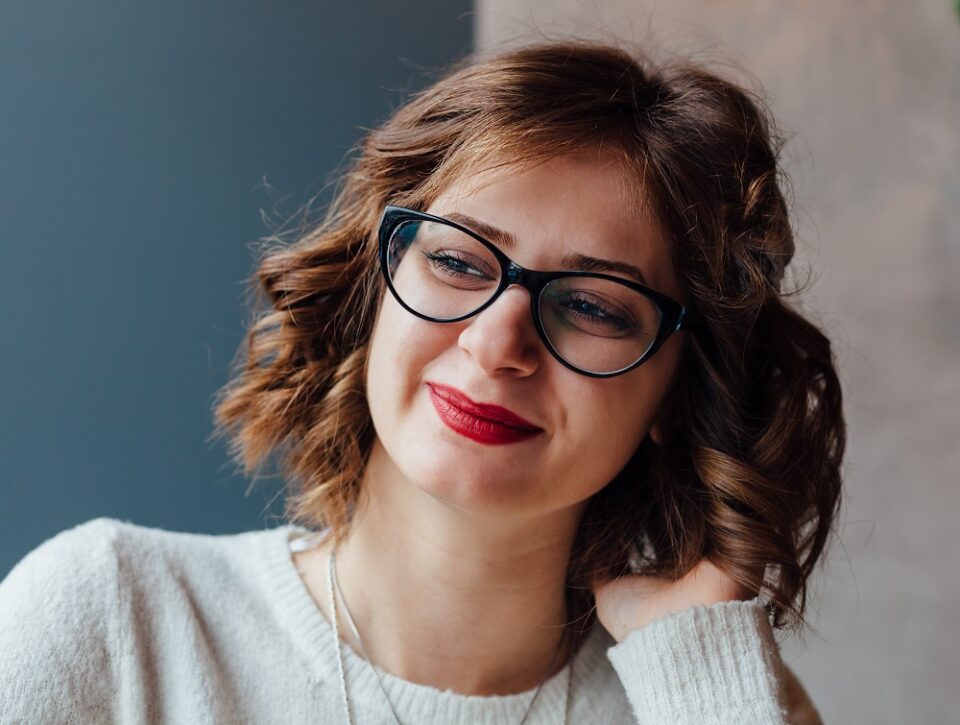 18 Complimentary Bobs for Round Faces with Glasses