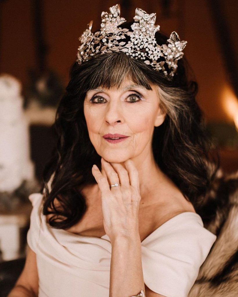 20 Stunning Wedding Hairstyles for Brides Over 50
